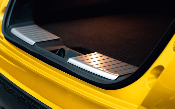 Genuine Nissan Juke F16 Trunk Entry Guard | KE9676P000